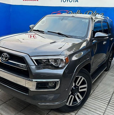 Corotos | 2010 Toyota 4Runner sr5 (4x4) modificada 2019