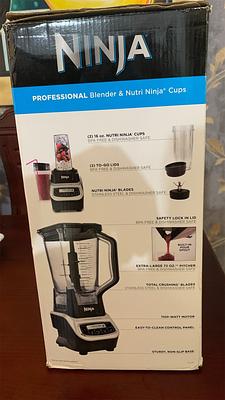Corotos | Licuadora marca Ninja en su caja con 2 vasos de 16 OZ extras