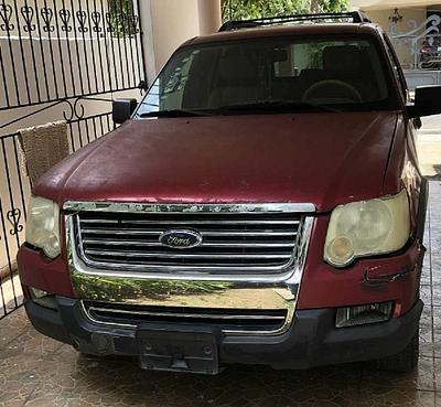 Corotos | Yipeta Ford Explorer en Santiago