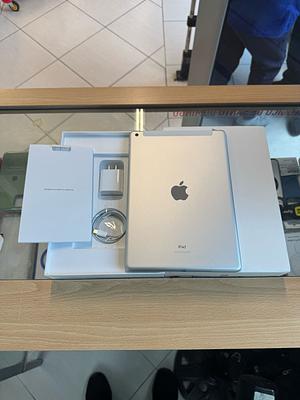 Corotos | ipad 9th Generation Silver 64 GB WIFI + LTE SIM