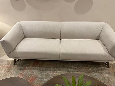 Corotos | Juego de muebles crema para sala, hermosos y como nuevos. Ilumel.
