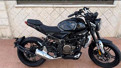 Corotos | Voge 300 AC6 2022 - menos de 600KM