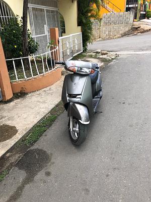 Corotos | Pasola Honda Lead 100 moderna