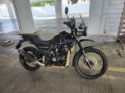 Corotos | Royal Enfield Himalayan 2022 color Granite Black