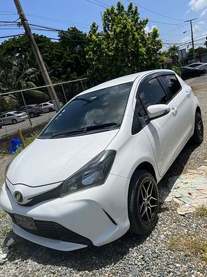 Corotos | TOYOTA VITZ 2015 4WD